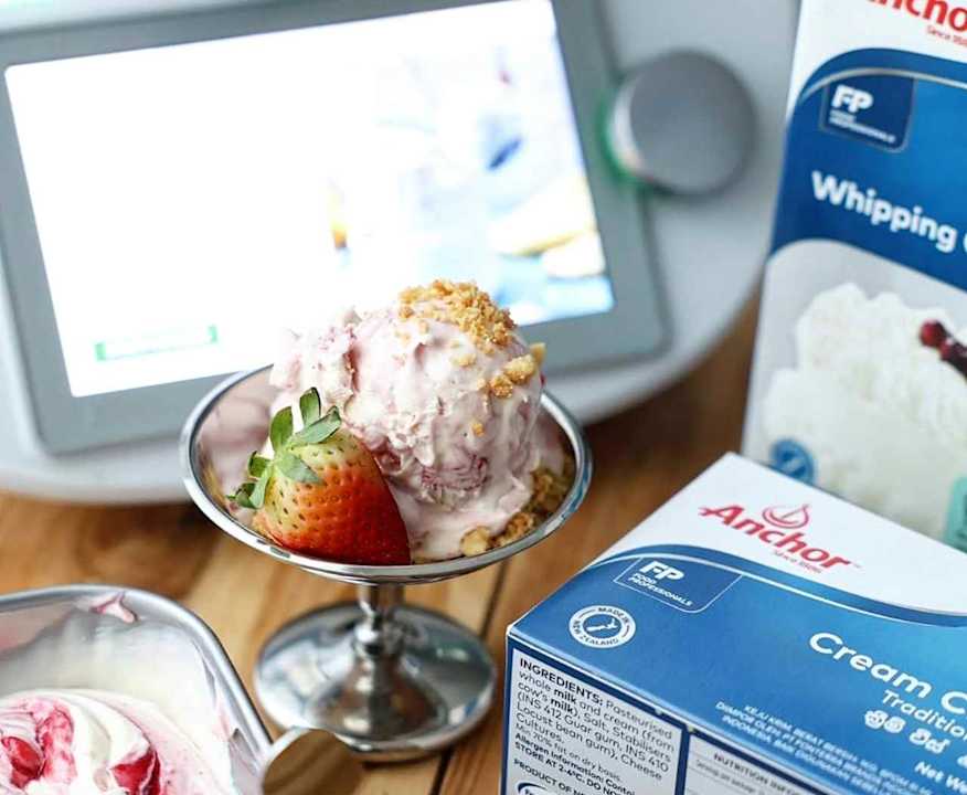 Strawberry Cheesecake ice cream KruDear - Cookidoo® – the official ...